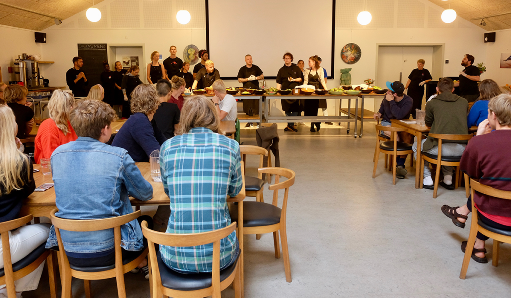 Mindre madspild skaber mere økologi på Danmarks største efterskole - eSmiley